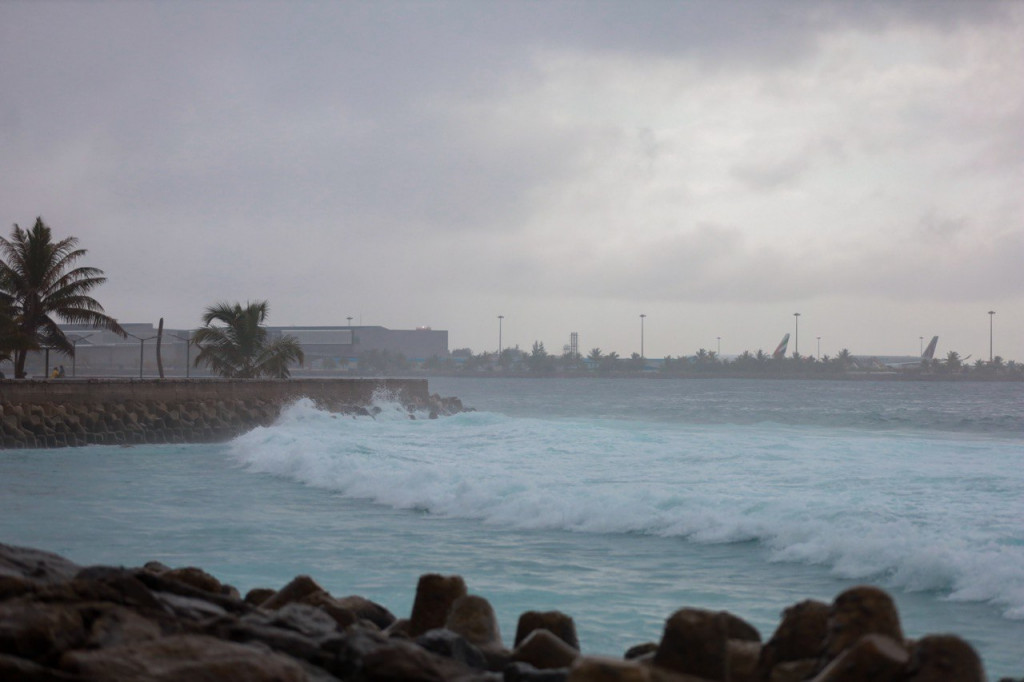Met Office Warns of Poor Weather as Winds Reach 45 mph in Maldives ...