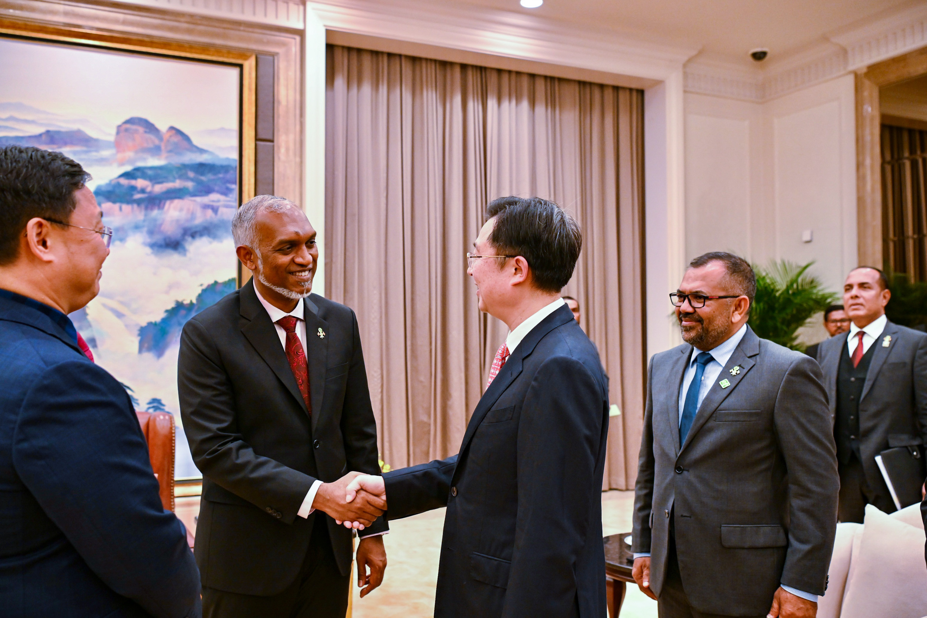 President meets with Hunan Construction Investment Group - The Maldives ...