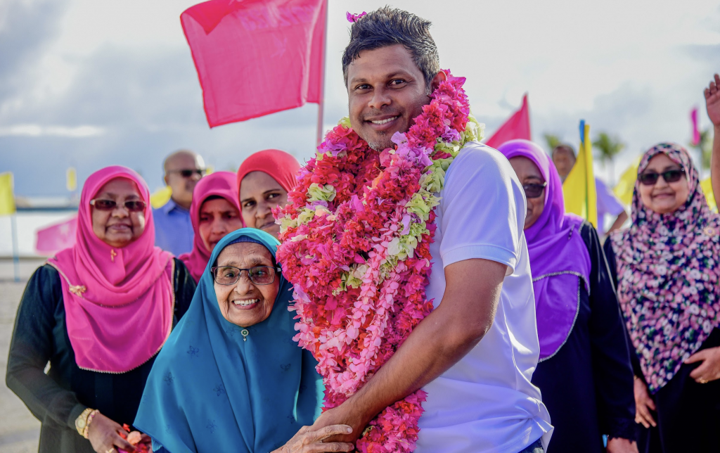 Ilyas Labeeb ge rashun Sembe ah hoonu maruhabaa eh - Dhiyares