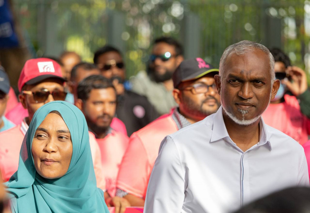 Gallery: Dr.Muizz ah oiy thaaeedhu dhahkaalaifi - Dhiyares