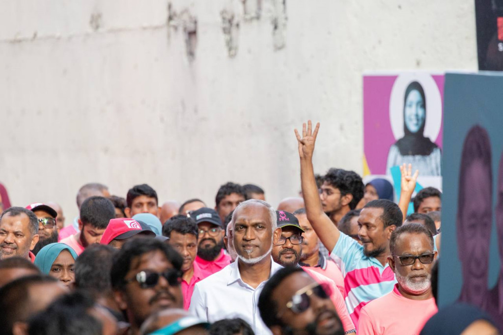 Gallery: Dr.Muizz ah oiy thaaeedhu dhahkaalaifi - Dhiyares