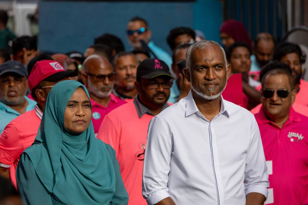 Gallery: Dr.Muizz ah oiy thaaeedhu dhahkaalaifi - Dhiyares