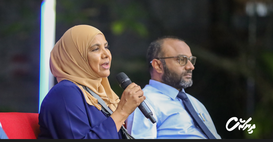 Aanmunge Suvaaluthakah Javaabu Dhevvumah Dr Aishath Shiham ge Facebook live eh mirey - Dhiyares