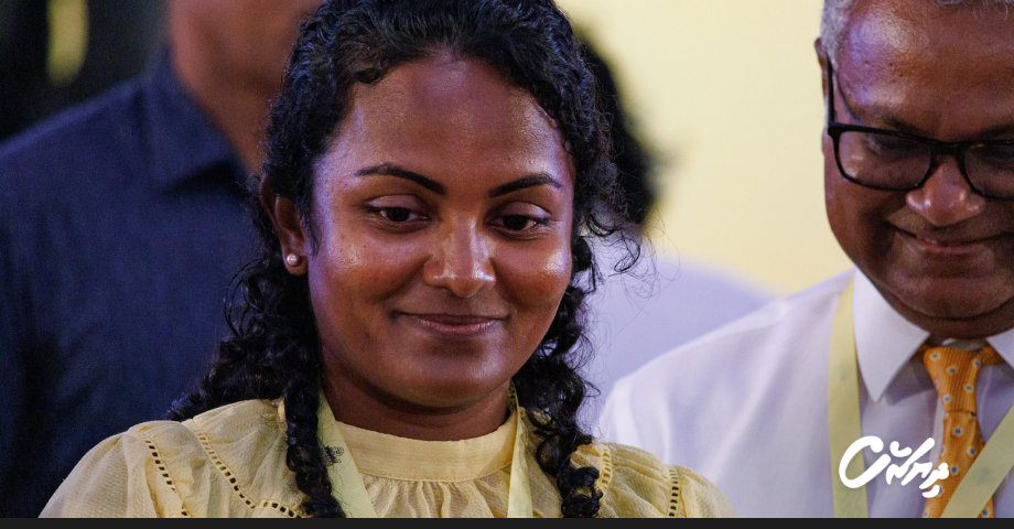 Minister Shauna aai firikalun Male' in apartment eh bahlavaiganefi ...