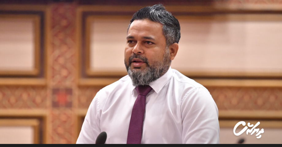 Shiyaam suvaaleh Raees Maumoon adhi Gasim Ibrahim ah! - Dhiyares